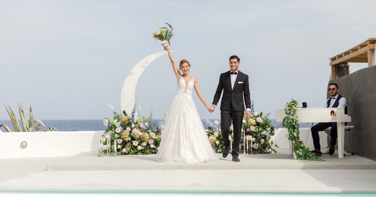 Full Santorini Wedding Guide: Your Complete Handbook to a Picture ...